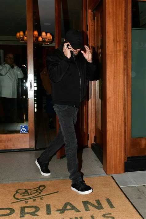 პაპარაცებმა ლეონარდო დიკაპრიო 25 წლის მოდელთან რომანტიკულ ვახშამზე გამოიჭირეს ფოტოები Ambebi Ge