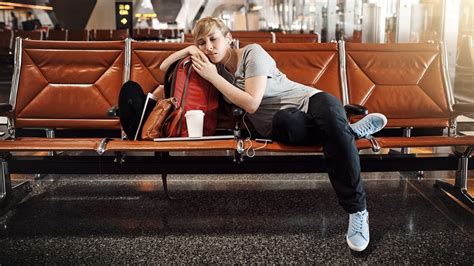 7 Useful Apps And Tech That Can Help You Combat Jet Lag