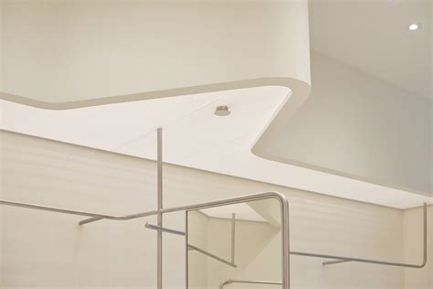 Wynk Collaborative Adds An Indoor Courtyard To A Store In Singapore