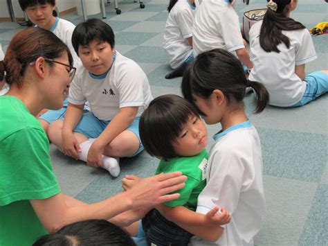 赤ちゃん先生 デイリースナップで見る学びのポイント 岐阜聖徳学園大学附属中学校