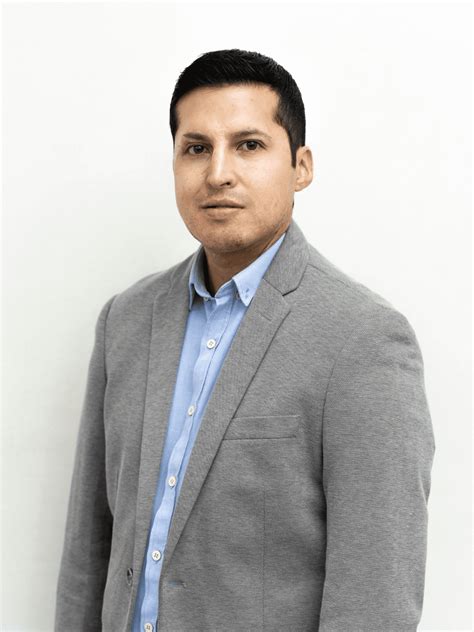 Ieee Pes Otorga Reconocimiento Al Profesor Danny Espín