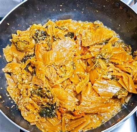 묵은지볶음 들기름에 볶아 더 ~ 맛있는 묵은지볶음
