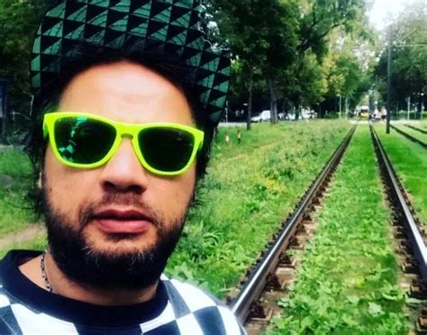 تحلیل صفر تا صد شخصیت علی صادقی بیوگرافی علی صادقی؛ همسر، ازدواج