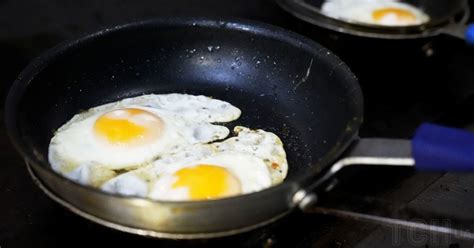 Як очистити пательню з антипригарним покриттям дієві поради Читайте на Ukr Net