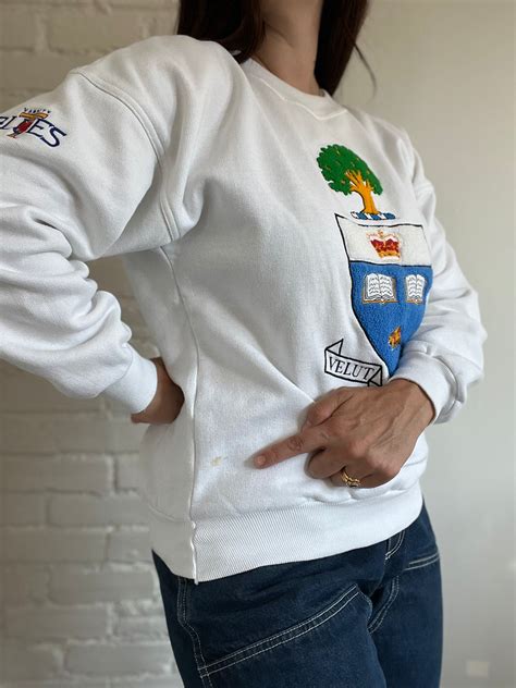 Velut Arbor ævo Uoft Coat Of Arms Sweater Size M Hetties