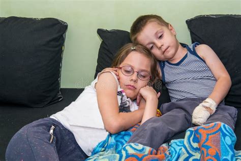 Mi Hermana Está Durmiendo Imagen de archivo Imagen de infante gente 3681079