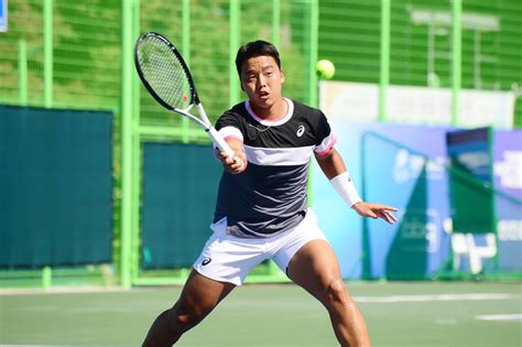 좋은 아침입니다💕20341025 포핸드 발리팁 발리 생명은 컨트롤 상대코트에서 빠르게 날아 오는 볼을 컨트롤하기 위해서는 백스 No1테니스 넘버원