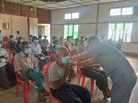 ပလောက်မြို့တွင် အသက် ၁၈ နှစ်နှင့်အထက်ပြည်သူများအား ကိုဗစ် ၁၉ရောဂါကာကွယ်ဆေး ပထမ ဒုတိယအကြိမ် အဖြစ