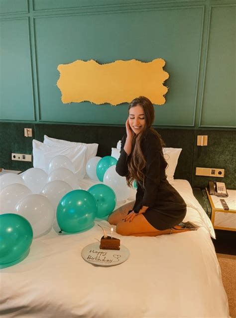 მაკა ალექსანდრია ეს გოგონა ჩემს თვალში არის გმირი