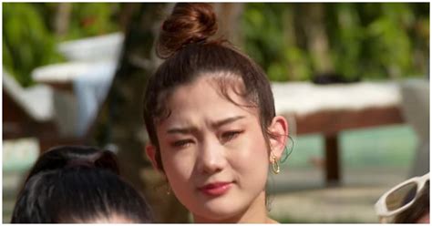 Who Do Sara And Airi Kiss Love Translation Exclusive Clip