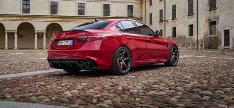 520 Beygirlik Yeni Alfa Romeo Giulia Qv Ve Stelvio Qv Türkiye Fiyatı Açıklandı Teknik