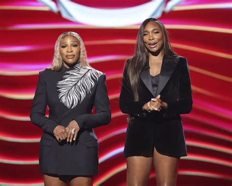 Venus Williams Reveals Beautiful Wedding T From Serena Williams