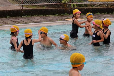 年プール ようこそ内海小学校へ