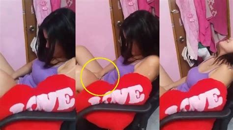 Video Cewek Asik Gerakkan Tangan Di Antara Paha Ternyata Ini Yang Dilakukan Tribun Bali Com
