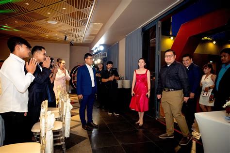 ឧកញ៉ា ឈាង សុវណ្ណរតនៈ រៀបចំពិធីអបអរសាទរខួប ៨ឆ្នាំ នៃការបើកដំណើរការ ប្រ៊ូវខហ្វហ្វី នៅសណ្ឋាគាររបស់