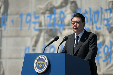 Cpbc News 4·19 기념식 참석한 尹 민주주의 사기꾼에 농락 당해선 안 돼