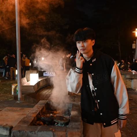 Jun Hao • Threads Say More