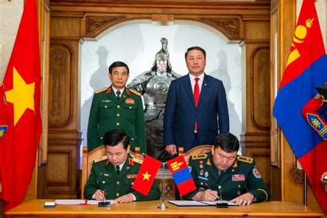 БНСВУ ын Үндэсний батлан хамгаалахын сайд генерал Монголд айлчилж байна