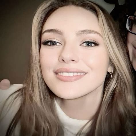 Danielle Rose Russell