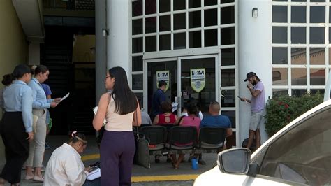 Extranjeros Denuncian Irregularidades En El Instituto De Migración