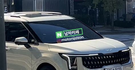 쏘렌토 미니밴 버전” 기아 신형 ‘카니발 페이스리프트 실물 최초 포착