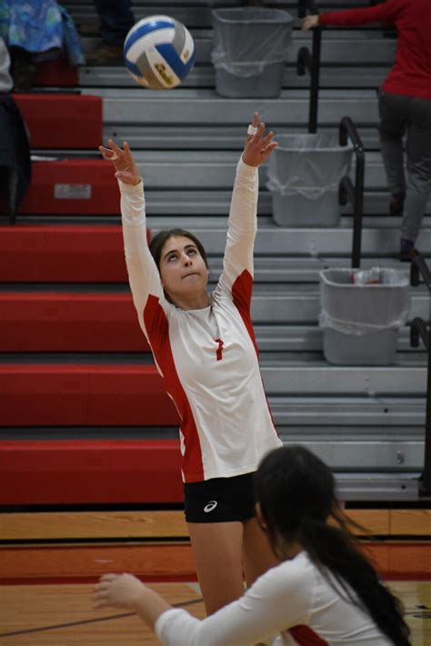 Trinity Master Setter Deschamp Signs Letter Of Intent With Bismarck