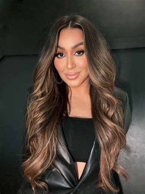 Natalie Mas Bio Site