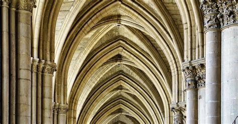 가톨릭 건축 세부 고딕 양식의 건축물 관광 교회 교회 건축 그랜드 에스트 기독교 노트르담 대성당 랜드마크