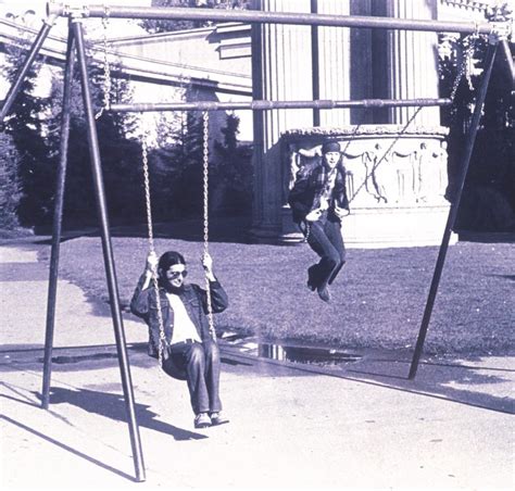 Coupled Pendulums Exploratorium Museum Exhibit