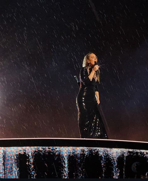 Adele Photos Sa Pinterest