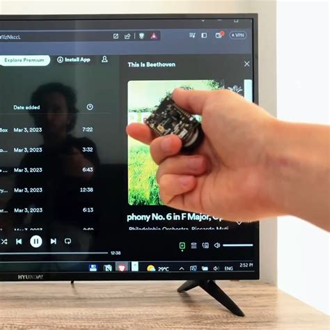 Compact Gesture Based Remote Control Over Bluetooth Hackaday
