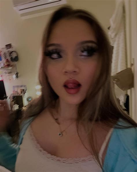 Sav💋 On Instagram Girl Just Fart Kinda Month Girls Fart Fart Girl
