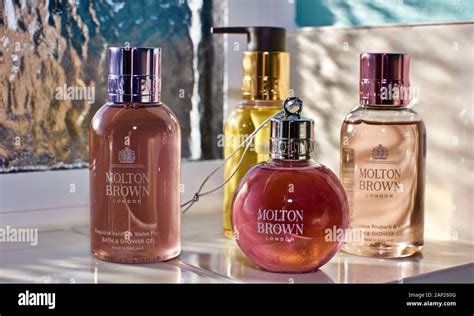 Molton brown hi-res stock photography and images - Alamy