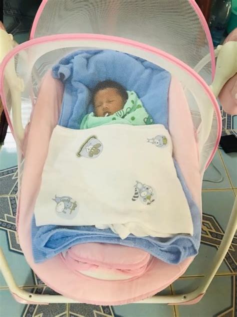 เปลไกวอัตโนมัติ Poom จัดโปรฯ 1990 บาท พับเก็บได้ พกพาสะดวก น้ำหนักเบา