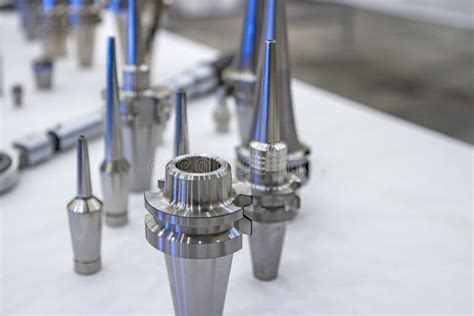 Machines Outils Cnc Pour Le Fraisage En Usine Image Stock Image Of Coupeur Machine 161834811