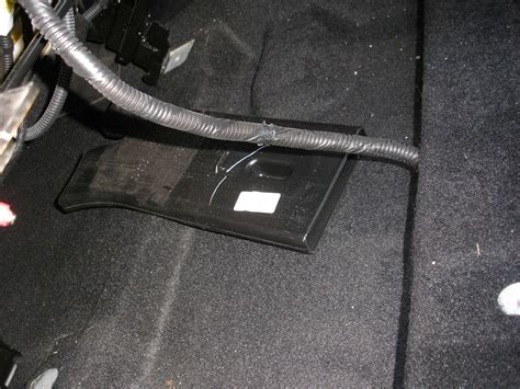Установка усилителя под пассажирским креслом — KIA Ceed SW (2G), 1,6 л ...