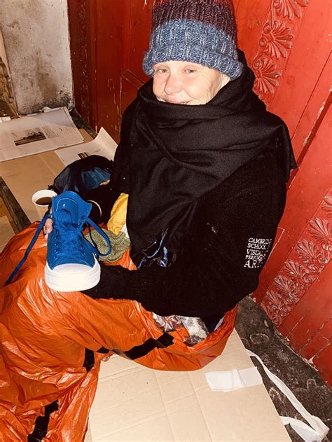 Laraine Mchendrie Décarie Elite Swimmer Who Became Homeless Given £
