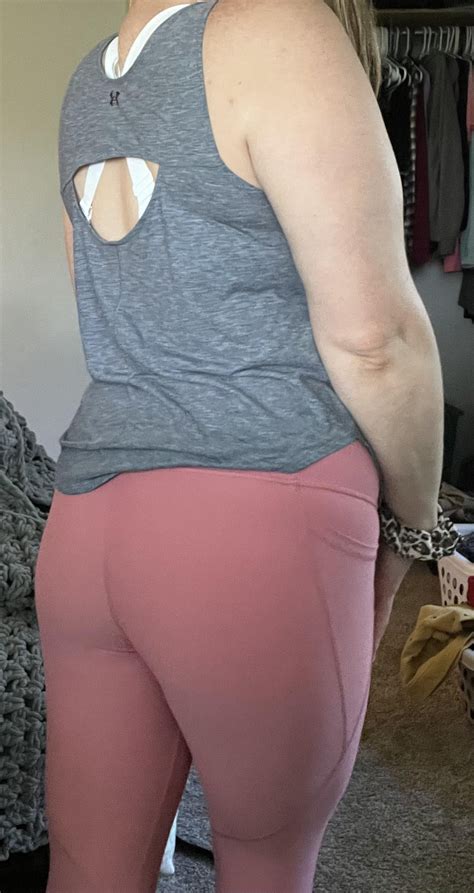 Doesnt Everyone Wear A V String When They Work Out Rleggingsgonewild