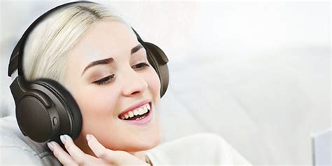 These Wireless Noise Cancelling Headphones Sport A 28 Hour Battery Life