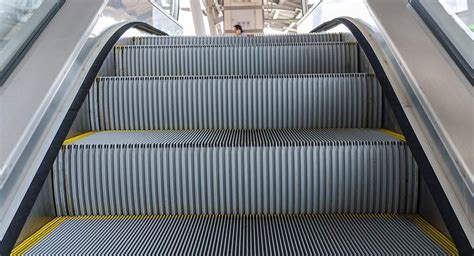 توضیحات مهم مدیرعامل آتش‌نشانی در مورد حادثه پله برقی پیدا کردن عضو