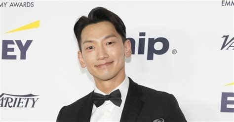 국제 에미상 시상식에 참가한 비