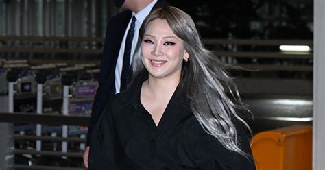 씨엘 반전 미소와 함께 공항 런웨이 [포토엔hd]