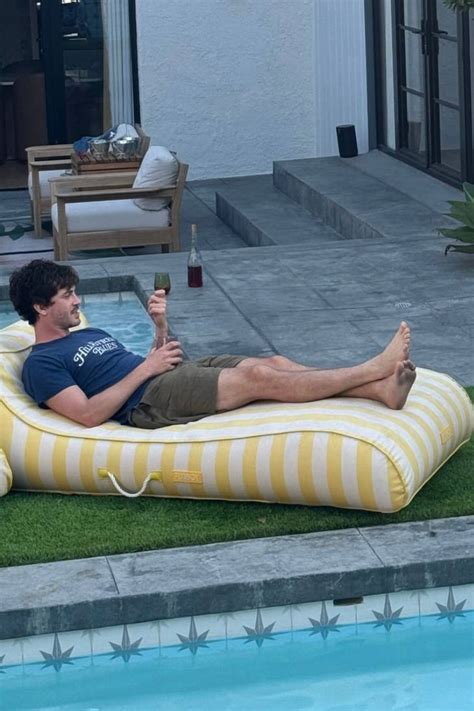 Is He Taking Foot Sub Applications By S0les21 On Deviantart