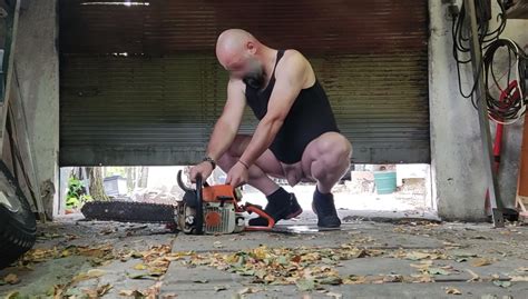 I M Trying To Fix A Chainsaw Naked In The Garage And I M Pe Pics XHamster