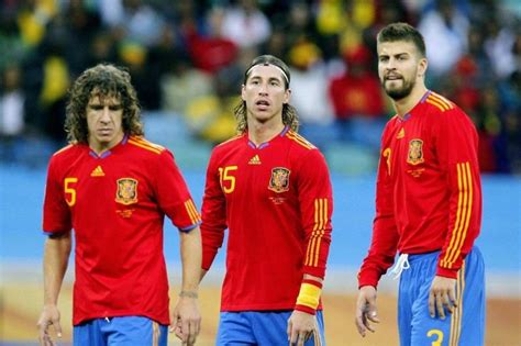 عکس؛ وقتی راموس، پیکه و پویول سه مدافع اسپانیا بودند فوتبالی