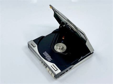 Technics SL XP7 Portable CD Player Technics SL XP7 Portable CD Player