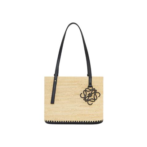 로에베 스몰 스퀘어 베스킷백 인 라피아 앤 러버 내츄럴 블랙 Loewe Kream