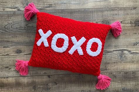 Holiday Trees Pillow Free Crochet Pattern