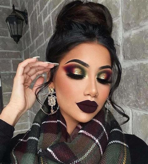 Seductive Vampy Makeup Looks To Step Up Your Glam Game This Fall