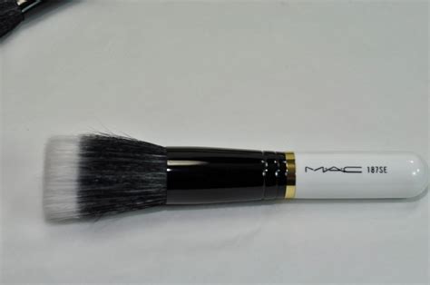 Mac Holiday 2013 Brush Set Stroke Of Midnight Brush Kit Mineralize Review The Shades Of U